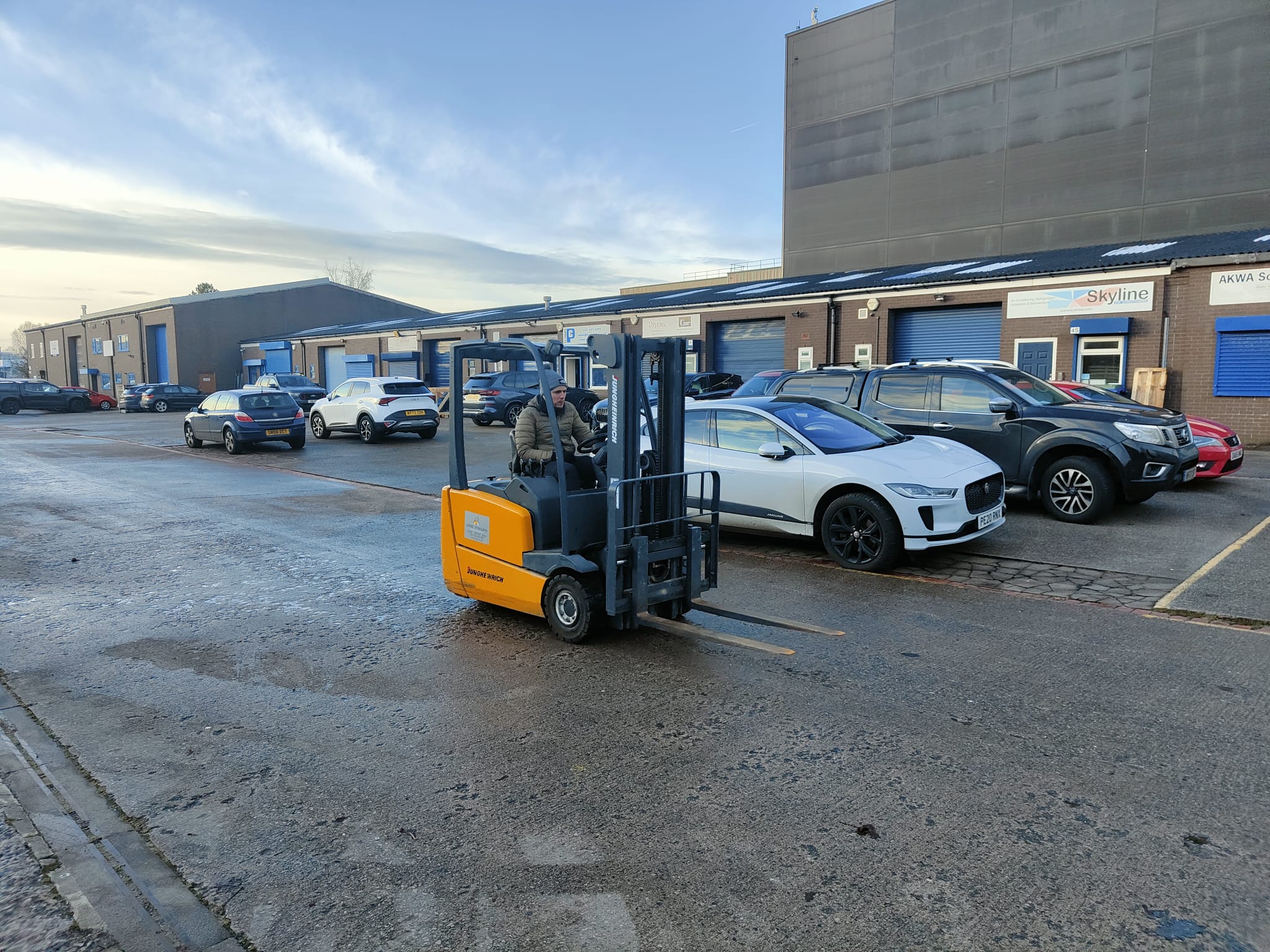 Aaron Group team members complete forklift training – Aaron Group